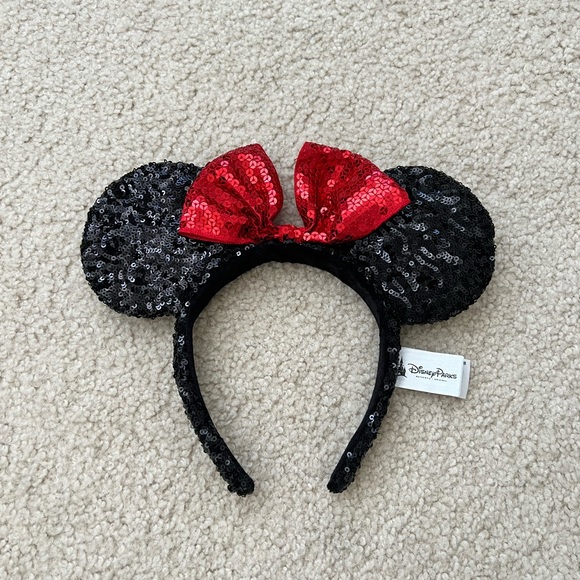 Disney | Accessories | Official Disneyland Minnie Mouse Ears | Poshmark